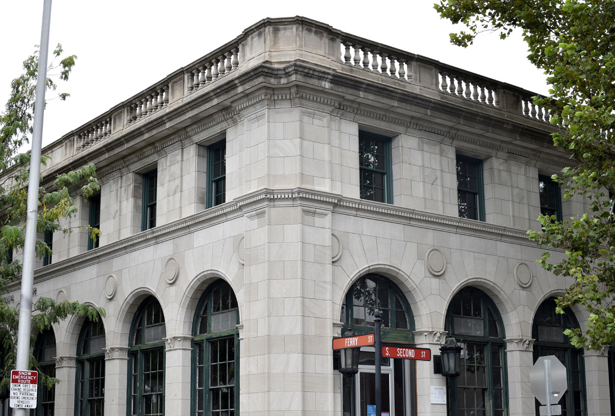 corner commercial building – Isaac Kremer