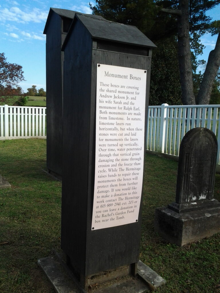 monument boxes – Isaac Kremer